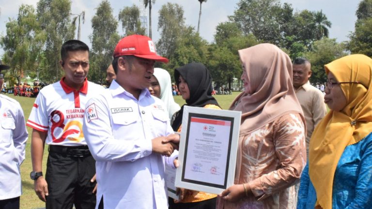 Upacara Peringatan HUT PMI Tahun 2025 dan Pengukuhan PMR se-Kabupaten ...